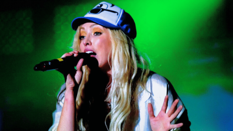 How To Become A Singer? A Beginner's Guide